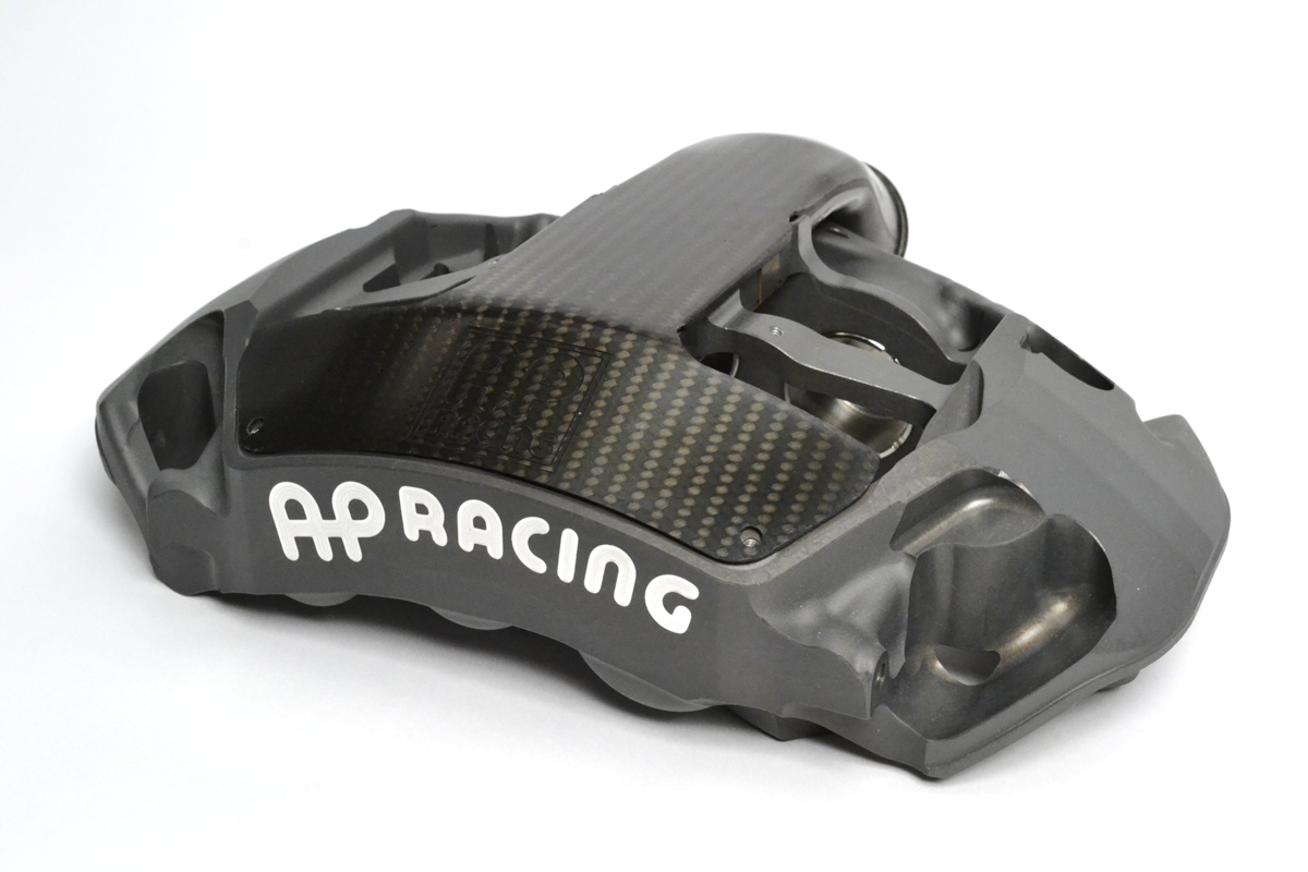 Video: Mercedes AMG Legends, today's c63 DTM vs. a 1990 190e DTM